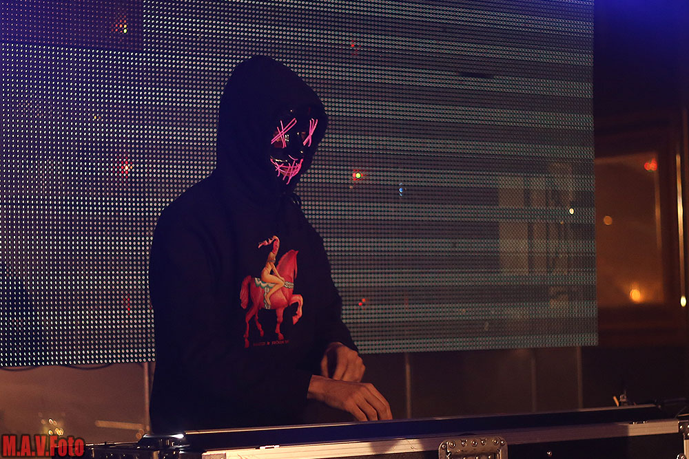 Bildspecial - Rasmus Gozzi och Fröken Snusk – Örebro Tribune